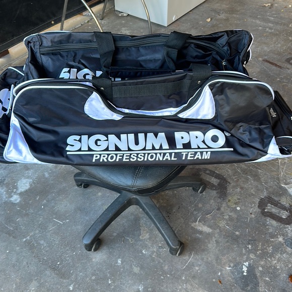 Signum Pro | Other | Signum Pro Professional Team Trolley Bag Brand New ...